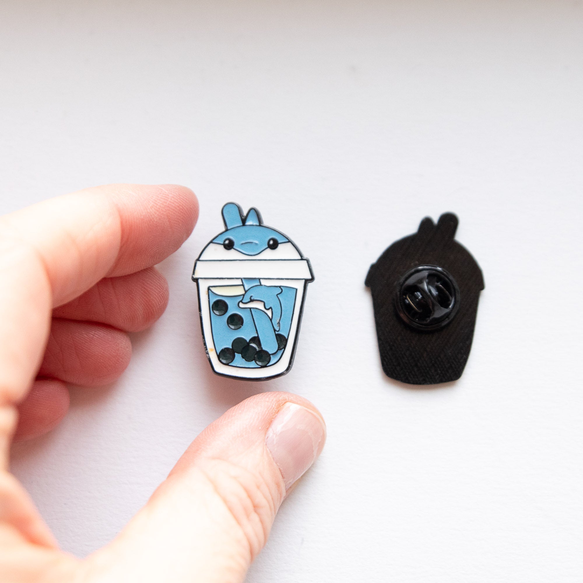 Pin’s Bubble Tea Dauphin – Accessoire Mode Kawaii | Unibashi